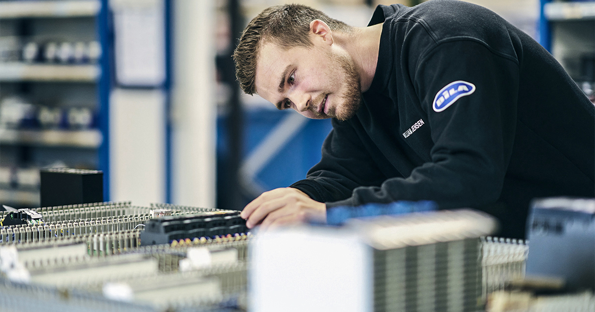 UR5e | Buy Collaborative Robot Arm from Universal Robots