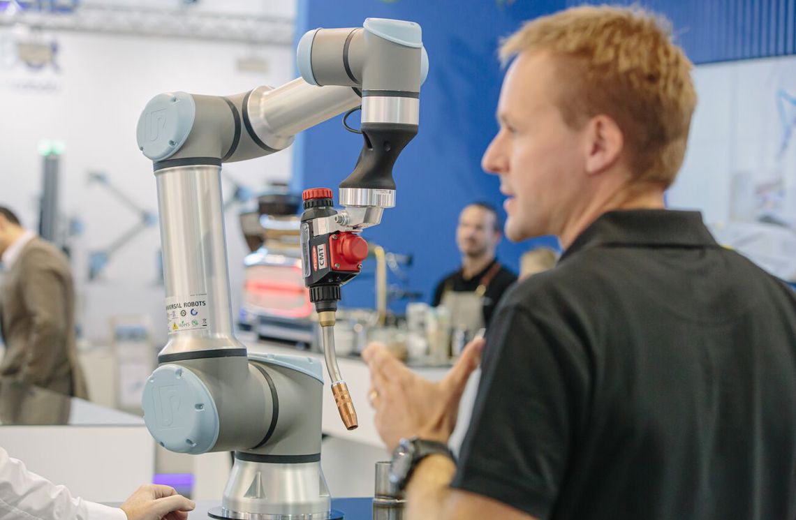 UR16e | Buy a collaborative robot arm from Universal Robots
